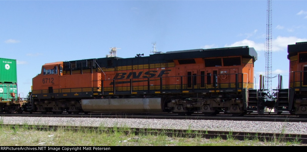 BNSF 6712